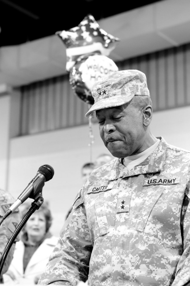 Lieutenant Colonel Lee Comes Home | Photography by Nikki Cole